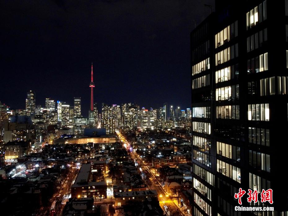 多伦多知名地标加拿大国家电视塔点亮“中国红” - 图片 - 海外网